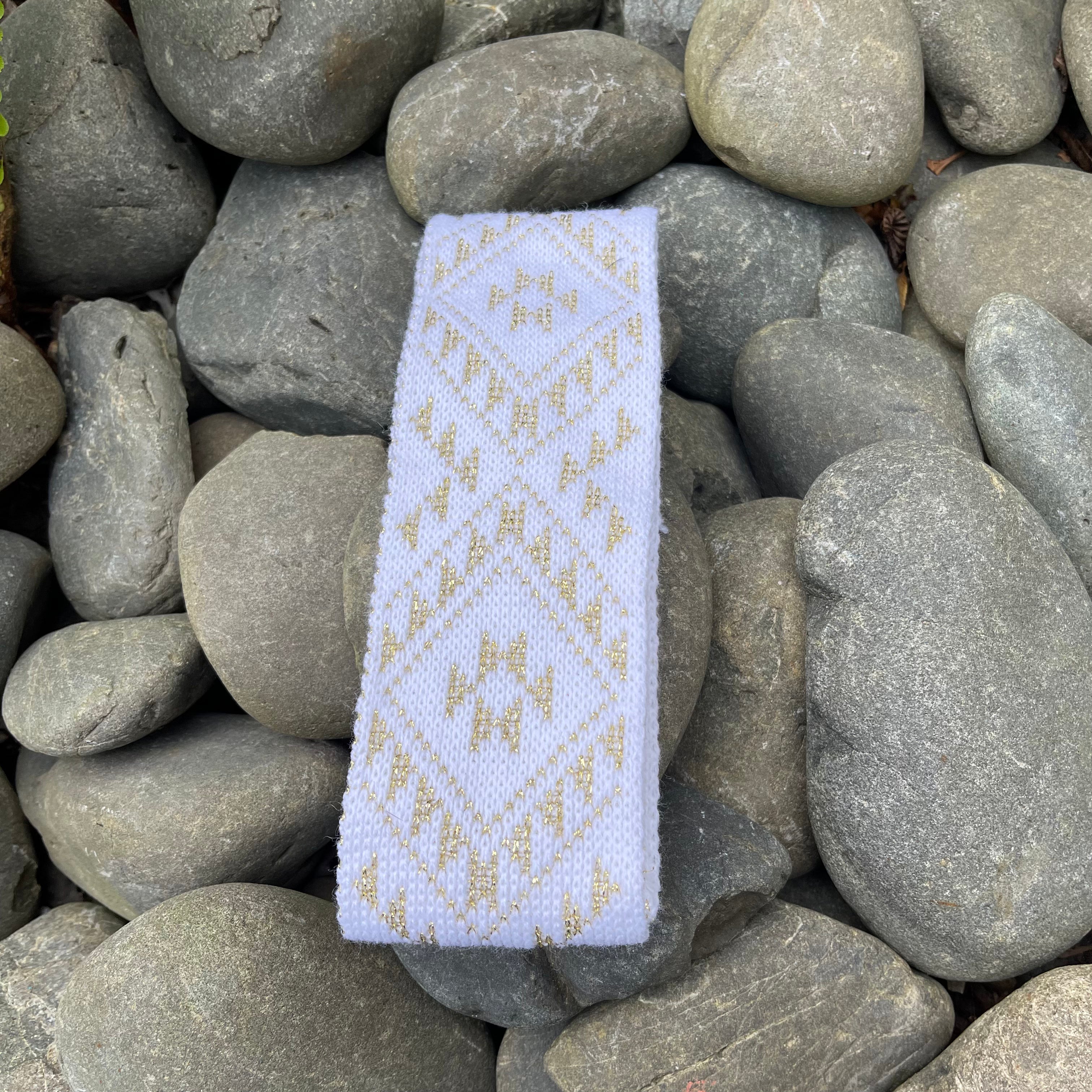 White with Gold Thread Pātiki – Tarati Design