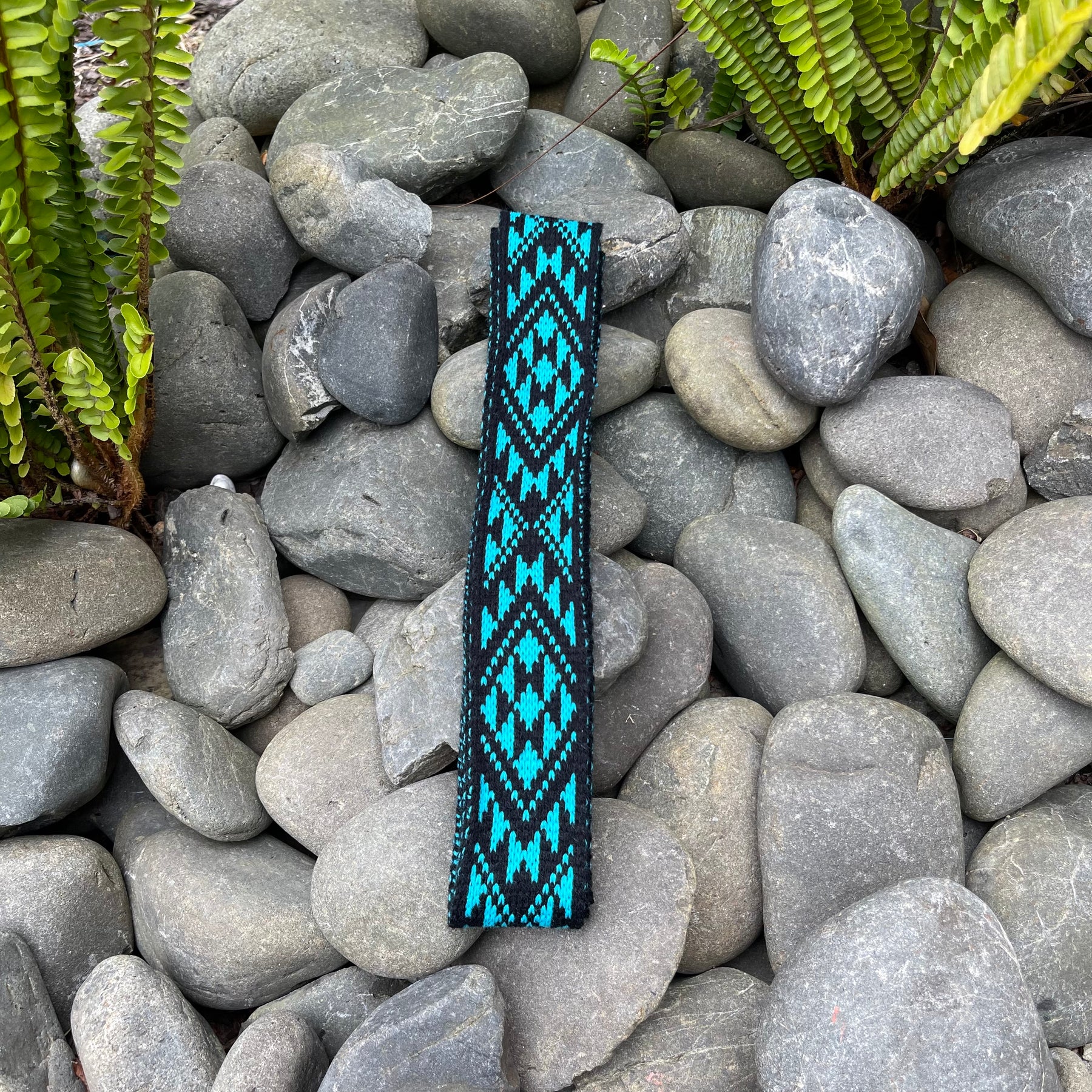 Turquoise and Black Pātiki – Tarati Design