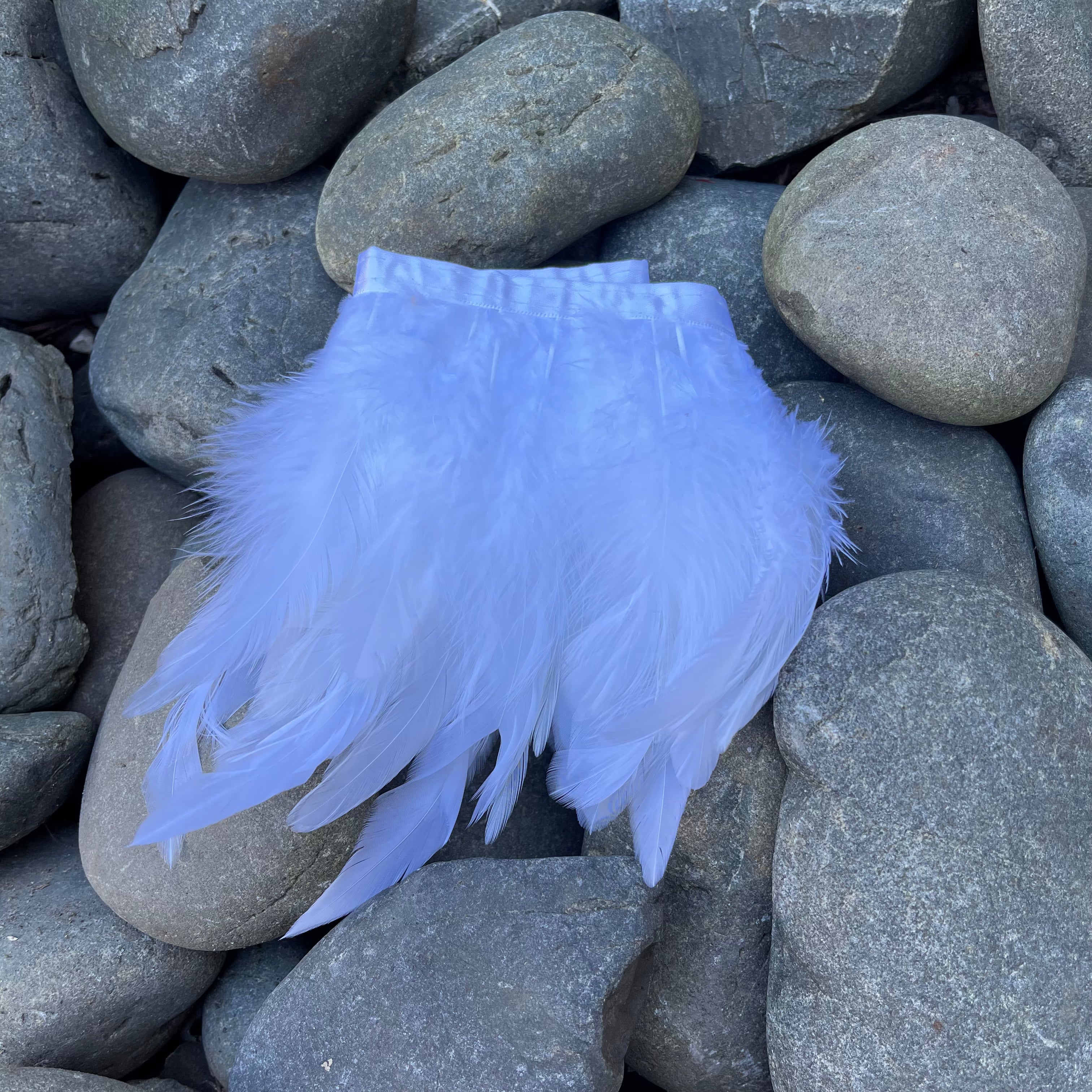White Coque Feathers – Tarati Design