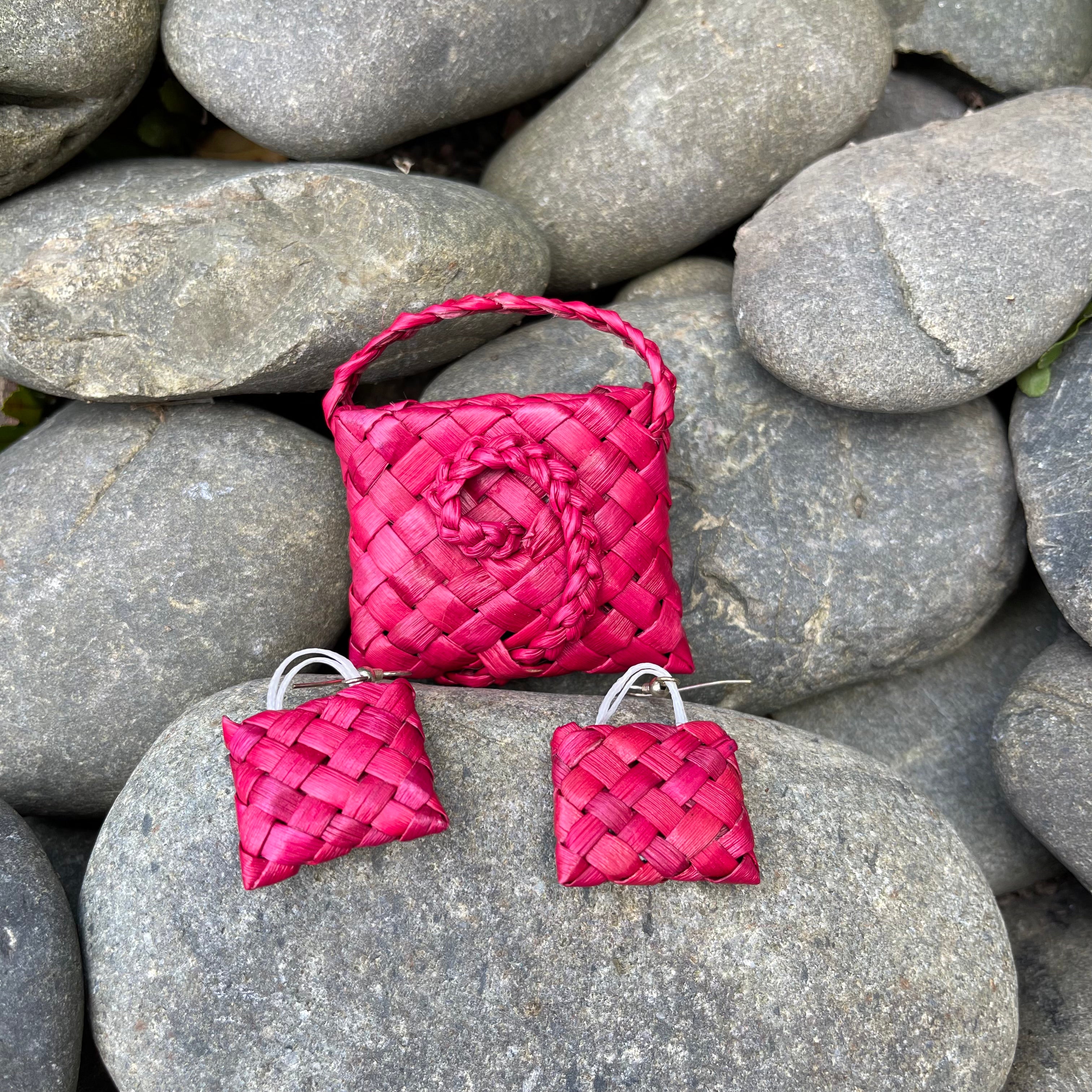 Red Harakeke Set – Tarati Design