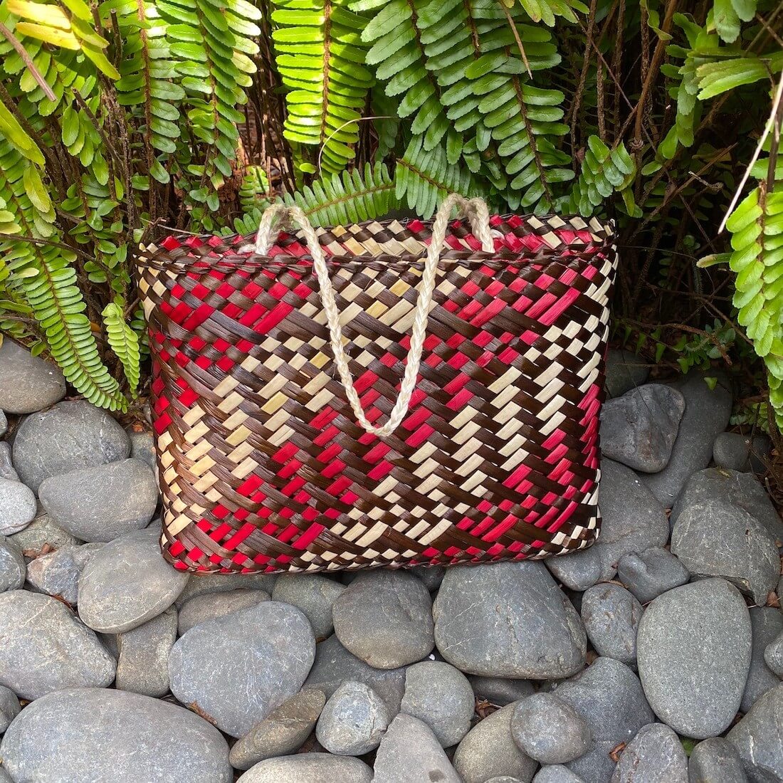 Kete Whero And Parāone – Tarati Design